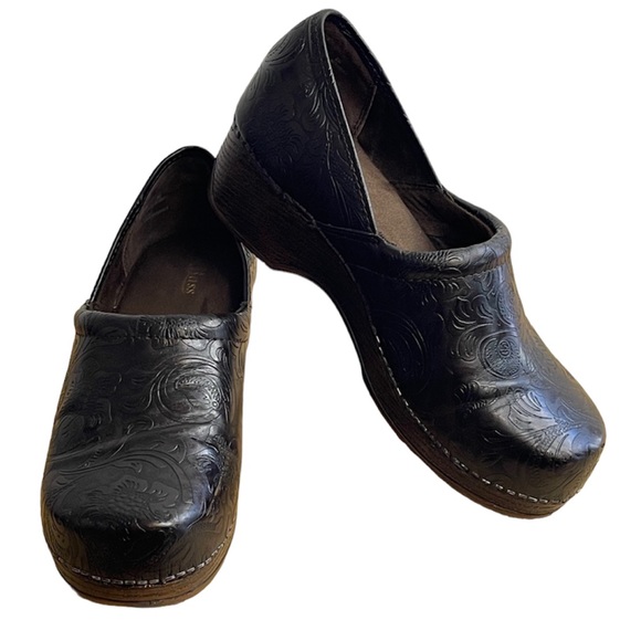 Bass | Shoes | Bass Melinda Brown Leather Floral Shoes Clogs | Poshmark